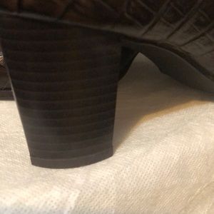 Chadwicks | Shoes | Chadwicks Croco Leather Pump Wsocks | Poshmark